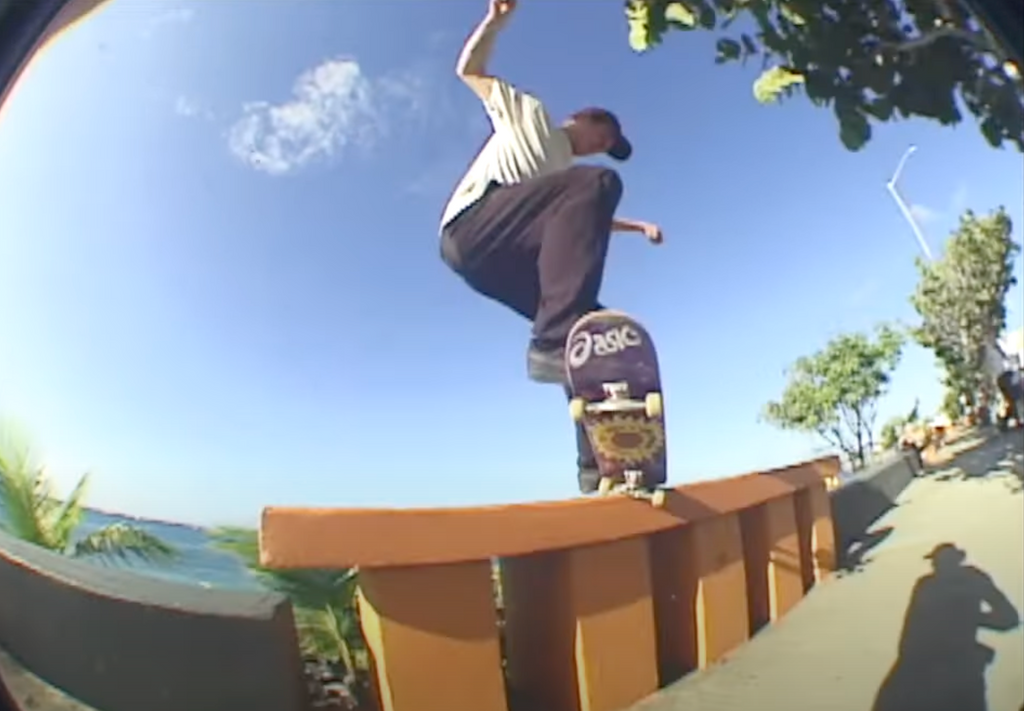 Zander Mitchell in 'GASBONG' – THEORIES OF ATLANTIS